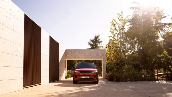 Review: 2023 Range Rover Sport passes the plug-in vibe check