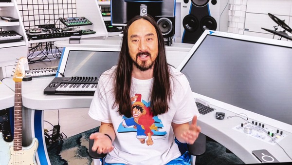 Lamborghini delivers final Aventador coupe