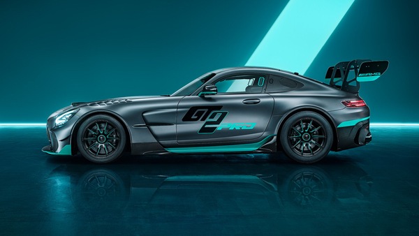 Mercedes-Benz AMG GT2 Pro track car revealed