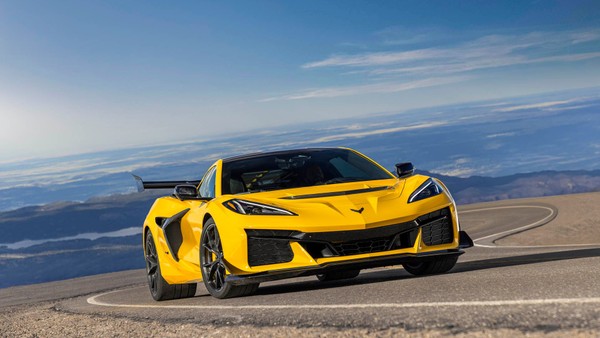 2025 Chevrolet Corvette ZR1 clocks top speed of 233 mph