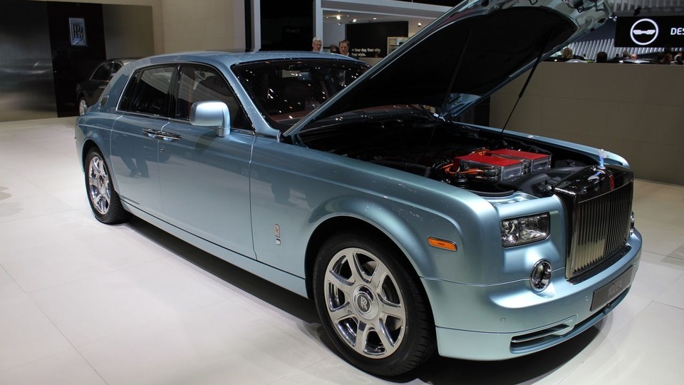 Rolls-Royce Phantom Electric - Green Car Photos, News, Reviews, and ...