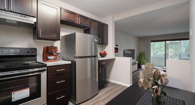 Glen at Burnsville Apartments Reviews - Burnsville, MN | 13000 Harriet ...