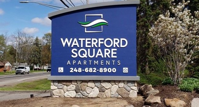Waterford Square Apartments Reviews - Waterford, MI | 950 Village Green ...