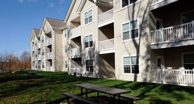 Walkers Ridge Apartments Reviews - Greensburg, PA | 5000 Walker's Trail ...