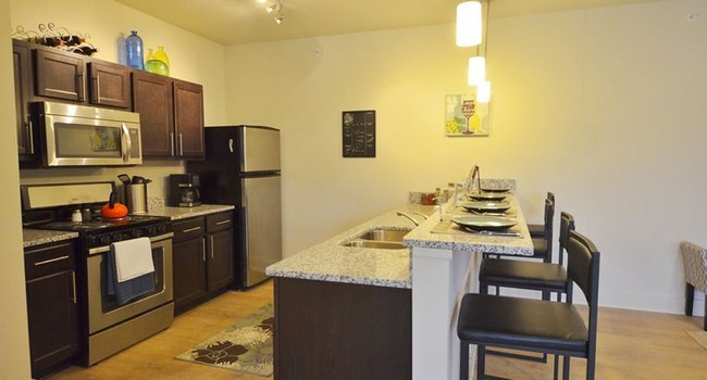 The Rocks Apartments - 19 Reviews | East Lansing, MI Apartments for ...