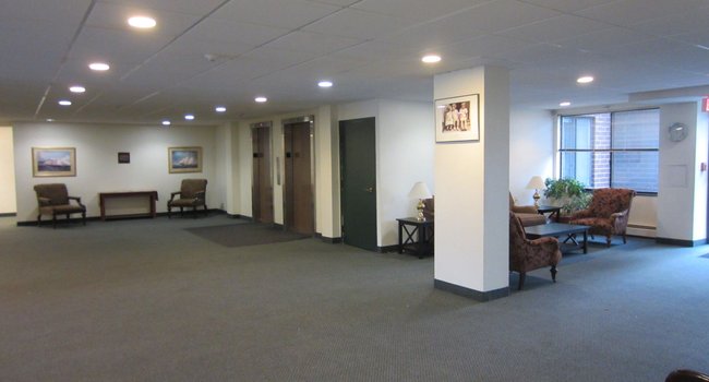 Jaclen Tower Reviews - Beverly, MA | 215 Rantoul Street | 5 Apartment ...