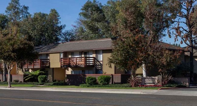 Canyon Pines Apartments Reviews - Brea, CA | 655 N Brea Blvd | 51 ...